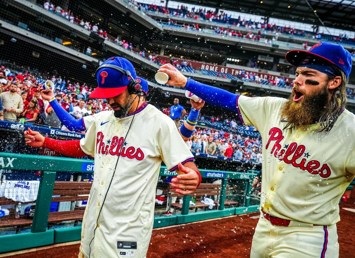 Enjoy Tropical Flair and Philadelphia Phillies Pride with This Hawaiian ...