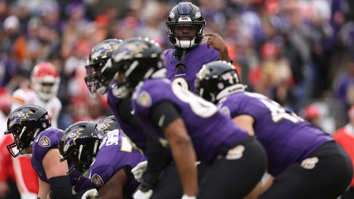 Combining the classic look of the iconic baseball jacket, this shirt is ...